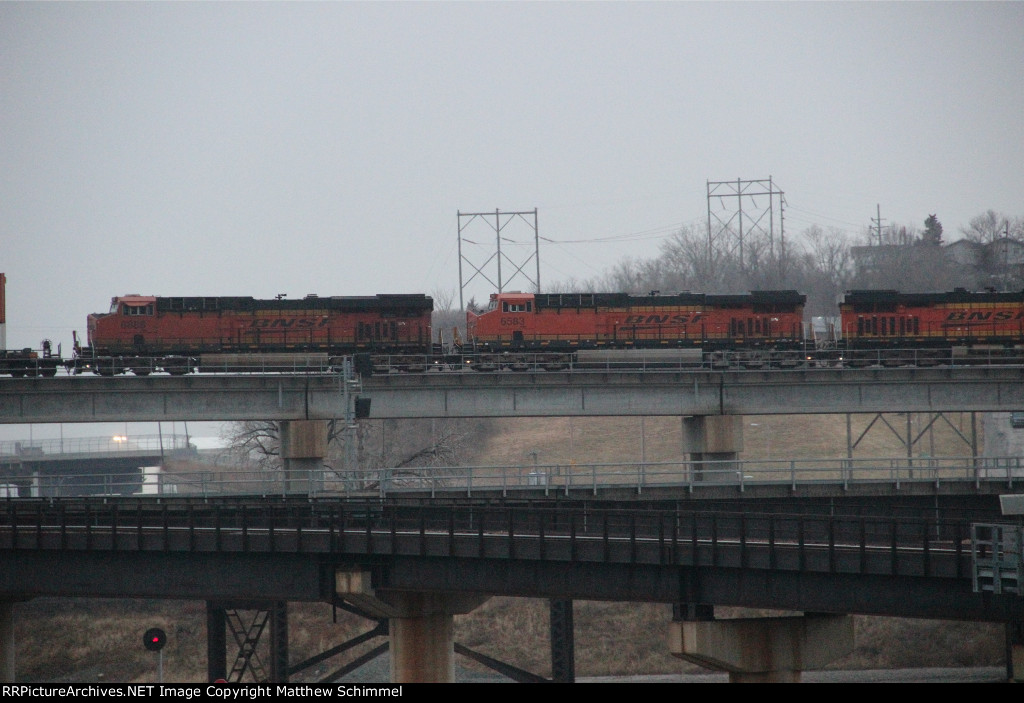 BNSF 6583 & BNSF 6886
